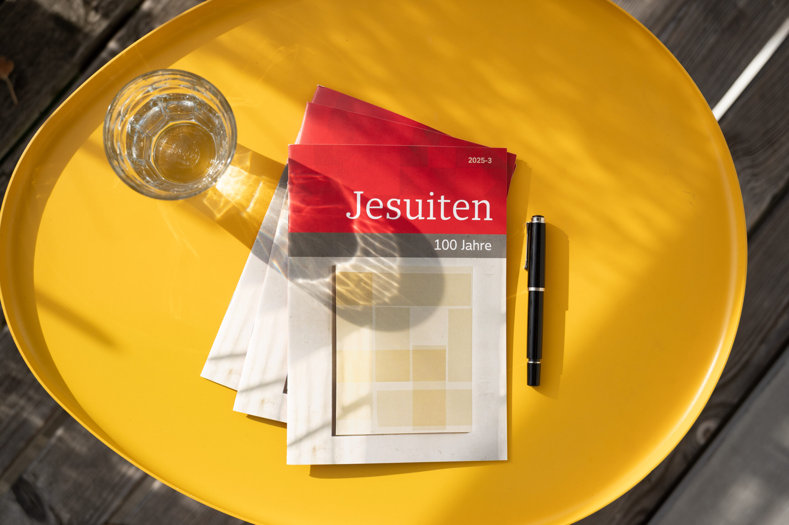 Das neue "Jesuiten"-Magazin im Zeichen der 100 - Heinrich Pesch Haus ...